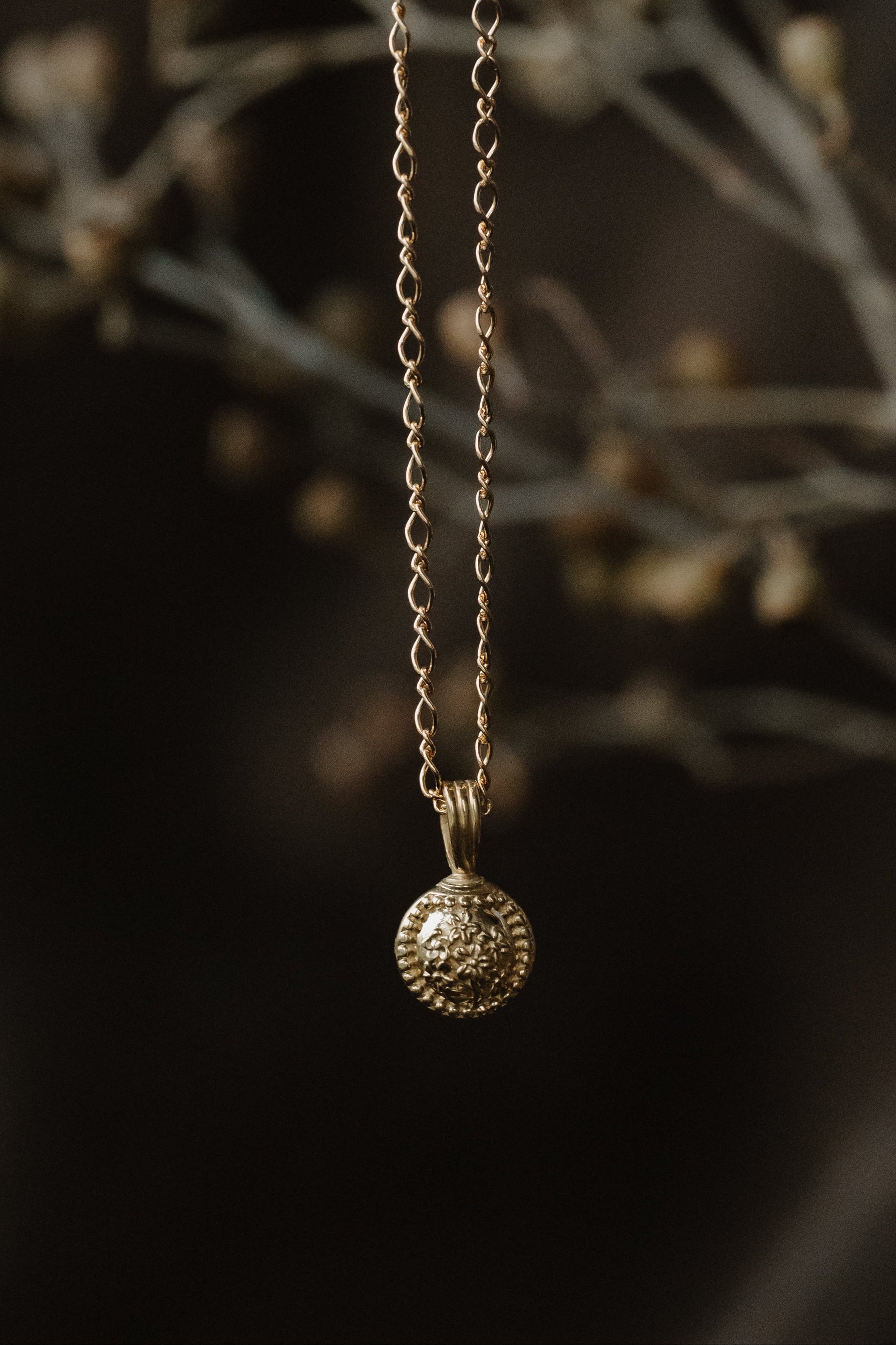 Forget-Me-Not Circle Cremains Urn Necklace - Solid Gold – Gems and Juniper